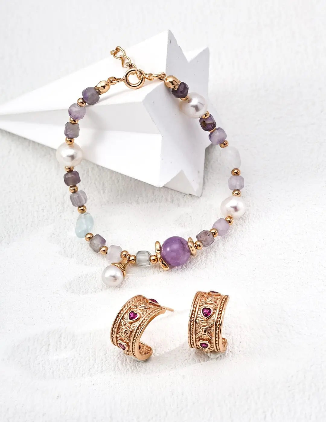 Colored Jewelry Trends 2025 – What Career Women Are Wearing Now - Glim ...